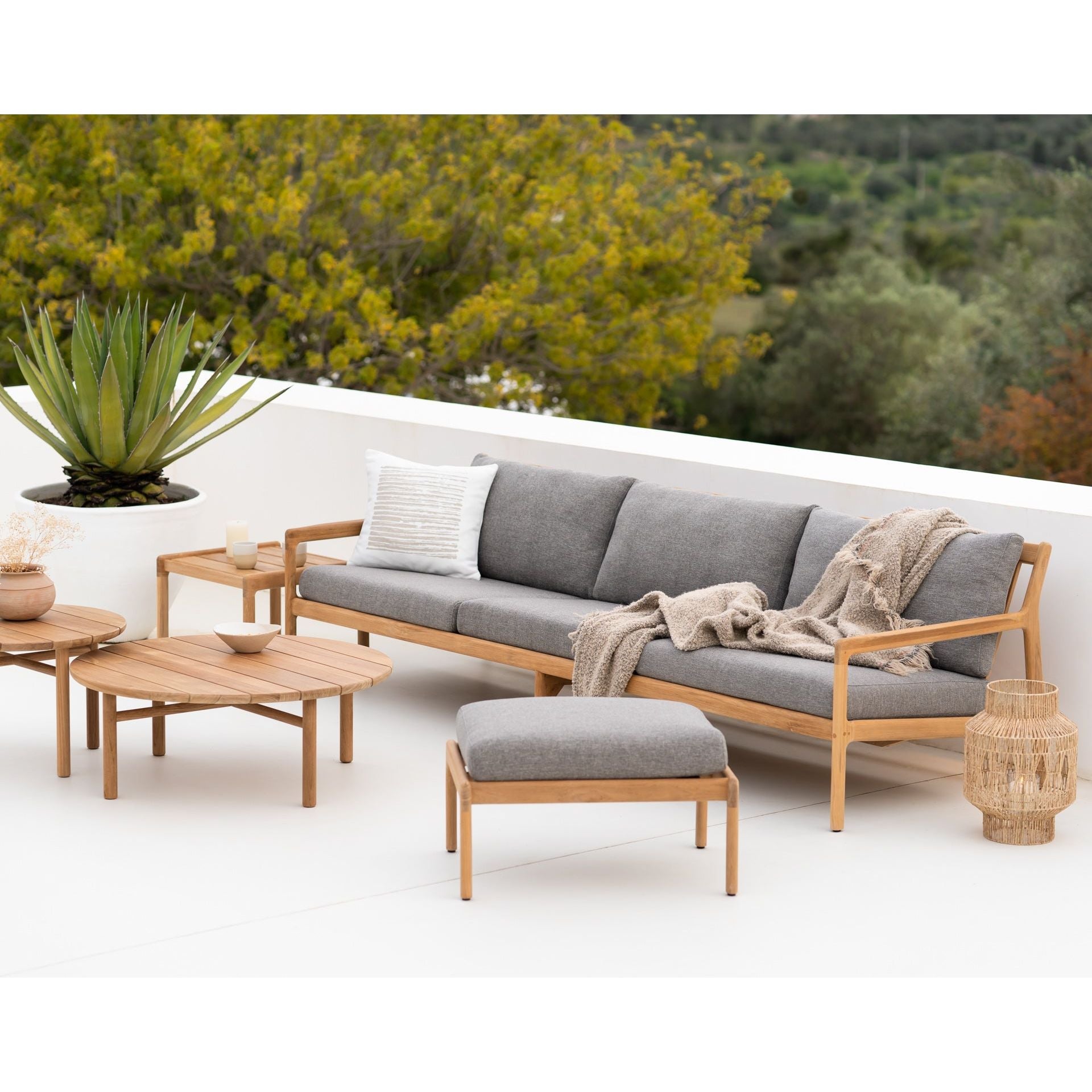 Quatro outdoor coffee table – Light House Co.